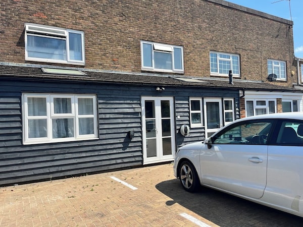 Spacious Apartment - 12 Minutes From Gatwick - イギリス ホーシャム