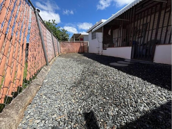 3-bedroom House In Beautiful Camaceyes With Ac, Wifi - Aguadilla