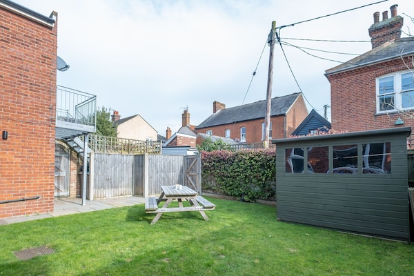 8 Lee Road - Sleeps 4 Guests  In 2 Bedrooms - Thorpeness