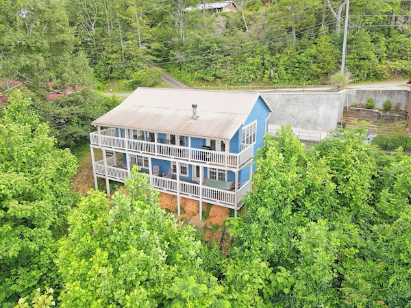 Room At The Top- This View! Pet Friendly Mtn Cabin - Clayton, GA