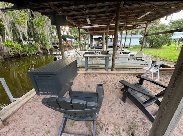 St. Johns River Retreat - Crescent City, FL