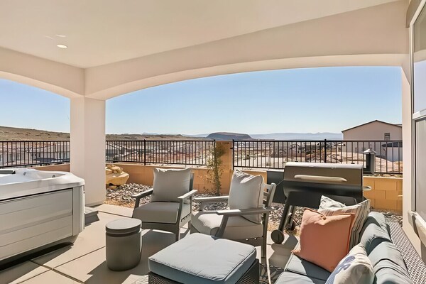 Zion Comfort W/ Game Room + Hot Tub + Resort Pool - St. George, UT