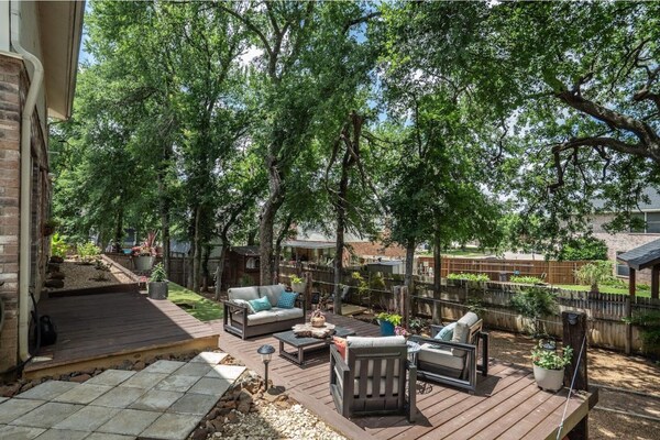 Charming Home W/backyard Oasis Near Denton Square - Denton, TX