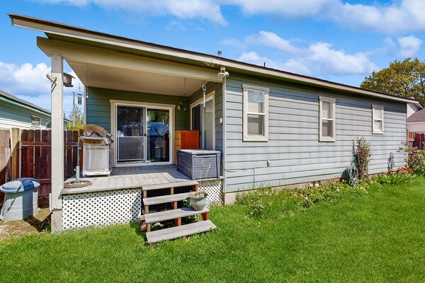 Cozy Home W/ Perfect Location For Outdoor Activities - Skiing, Swimming, & More - Sandpoint, ID