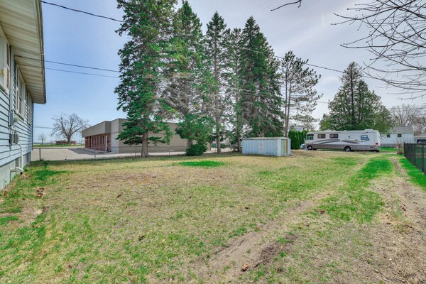 Walk To Beach: Lake-view Home In Alpena! - Alpena, MI