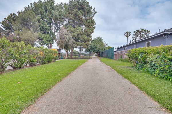 8 Mi To Dtwn: Home W/ Fireplace & Games In La! - Beverly Hills, CA