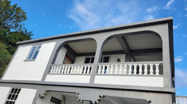 Visconti Guest House - Dominica