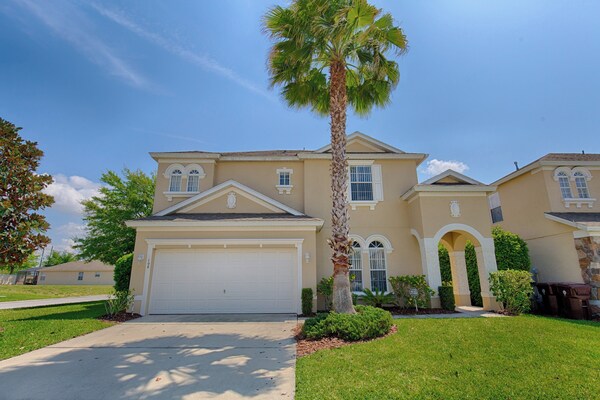 Gated Community. Luxury Home 5 Bedrooms/pool/spa/games Room & Den. - Winter Haven