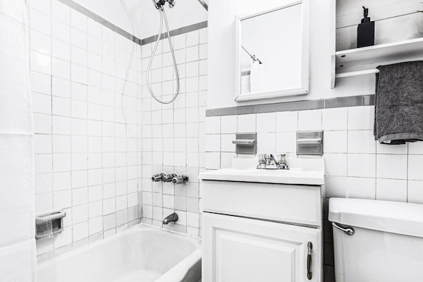 2-bedroom Apartment  Near Nyc Icons! - NYU,New York