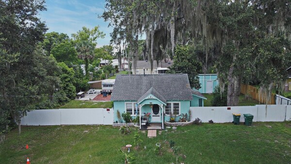 Charming 2-bedroom House With Ac, Wifi In Brilliant Mount Dora - Mount Dora, FL