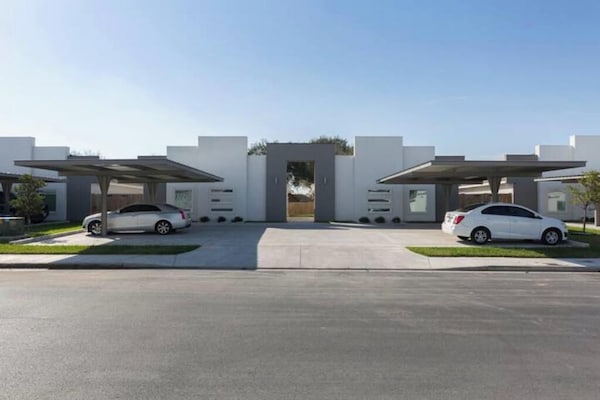 Apt.#2 Nice & Cozy 2bed 2bath - Pharr, TX
