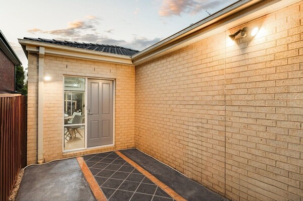 Dave And Jayne's Retreat - Luxury King Bed Self-contained Apartment. - Cranbourne