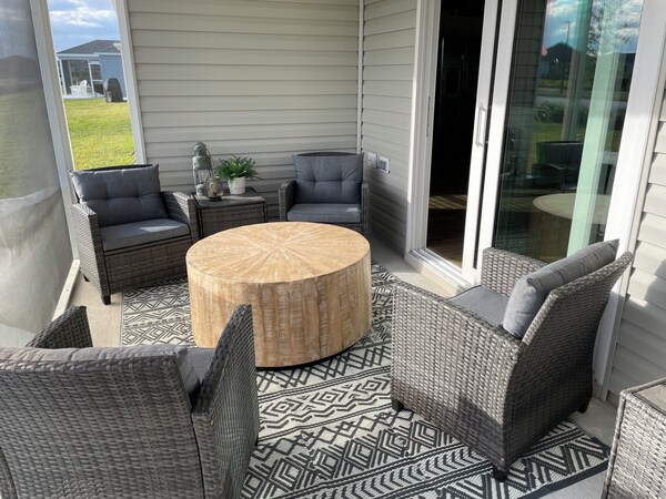 Entire House In The Villages- 3 Bedroom/2 Bathroom - Wildwood, FL
