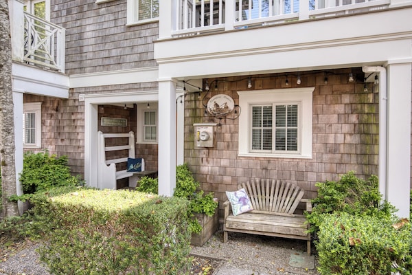 Arcade, Kid + Dog Friendly, Seabrook Town Center Home, 5min. Walk To Beach - Pacific Beach, WA