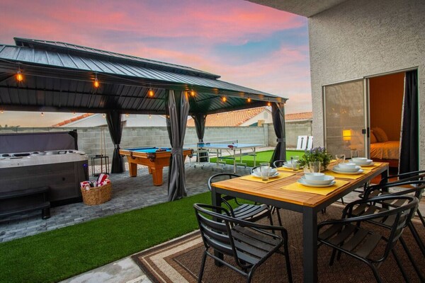Vegas Relaxing 4 Br Outdoor Games Galore - North Las Vegas, NV