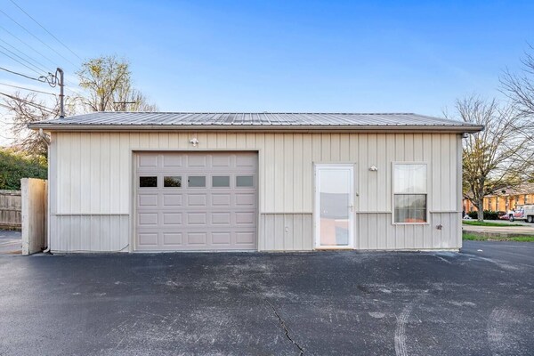 The Bourbon Garage- Walking Distance To Buffalo Trace! - Frankfort, KY