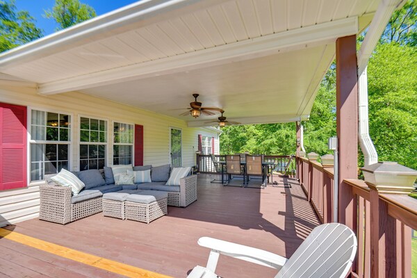 Private Dock: Pet-friendly Home On Lake Sinclair - Milledgeville, GA