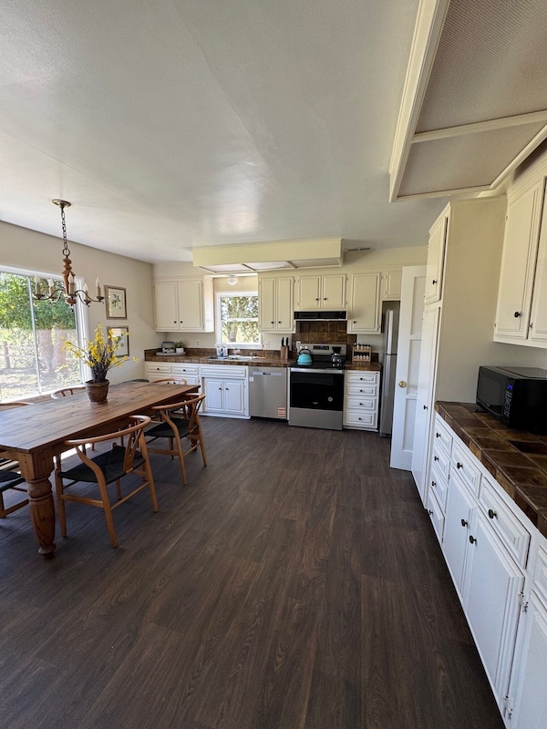 Peaceful 3br Lavender Farmhouse Retreat - Santa Ynez, CA