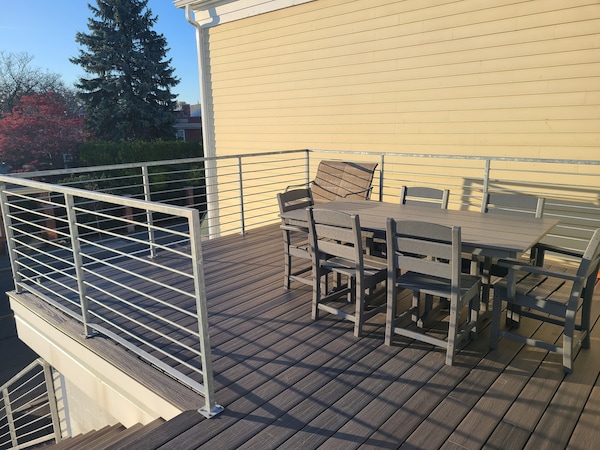 Downtown Marblehead 2brm/1.5bath W/ Deck - Marblehead, MA