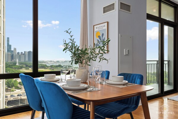 Stylish South Loop High-rise - Near Grant Park & Michigan Ave - Chicago