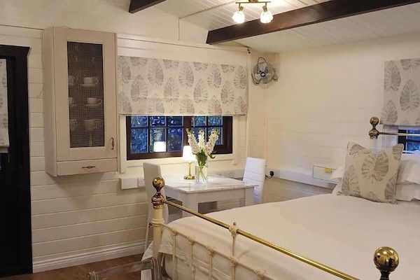 Tranquil Lodge Retreat In Southampton - Beaulieu