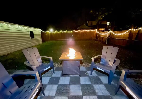 Sunlit Serenity: Near Mckennan Park! Pool Table : Sleeps 8 - South Dakota