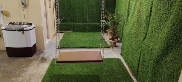 Divine Orchid- A Home, Spacious 7-bedroom House In Enchanting Varanasi With Ac, - Varanasi