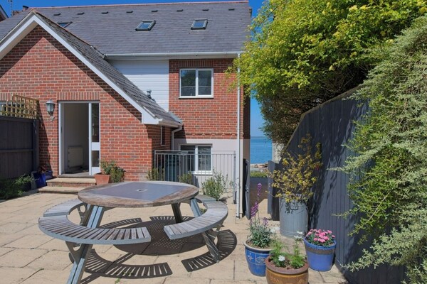 Idyllic Seaside Retreat. Stunning Sea Views In Nature Reserve. - Hampshire
