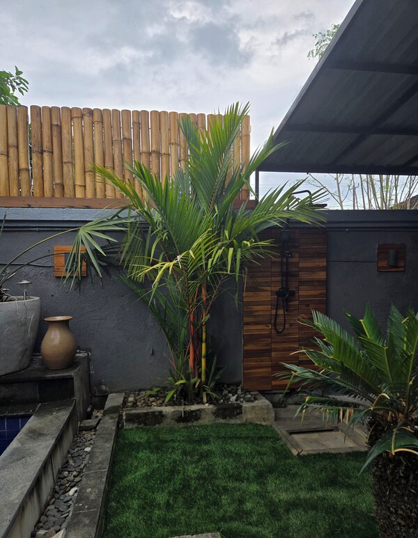 3-bedroom House In Serene Sanur, Bali With Ac, Wifi. Relax And Unwind - Denpasar