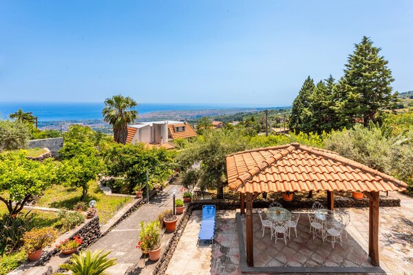 Apartment 'Sara' With Sea View, Private Terrace And Private Garden - Milo