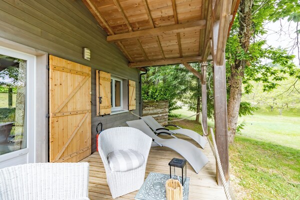 Chalet La Truffe  Privéspa, Terras & Tuin, Ontbijt Inbegrepen, Airco & Parkeren - Dordogne
