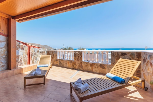 Vacaciones 'Chabela's Penthouse' Con Vistas Al Mar, Bañera De Hidromasaje Y Aire Acondicionado - Fuerteventura