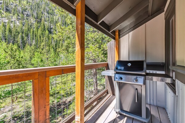 Main St | Hot Tub, Shops, Lake & Hikes - Frisco, CO