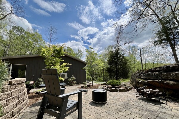 Outdoor Perfection With Hot Tub And Lake Views - Marion, IL