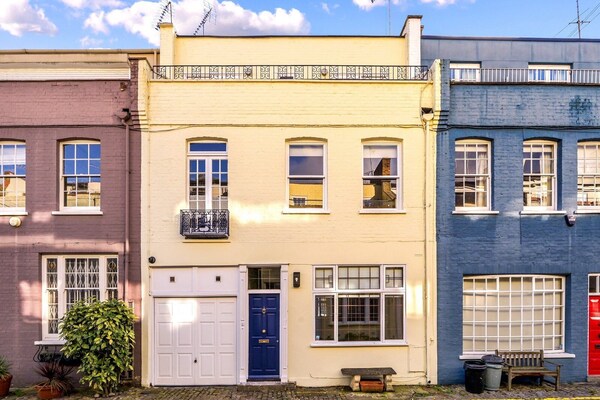 Prime Location: Princes Gate Mews! 4bd - Marylebone