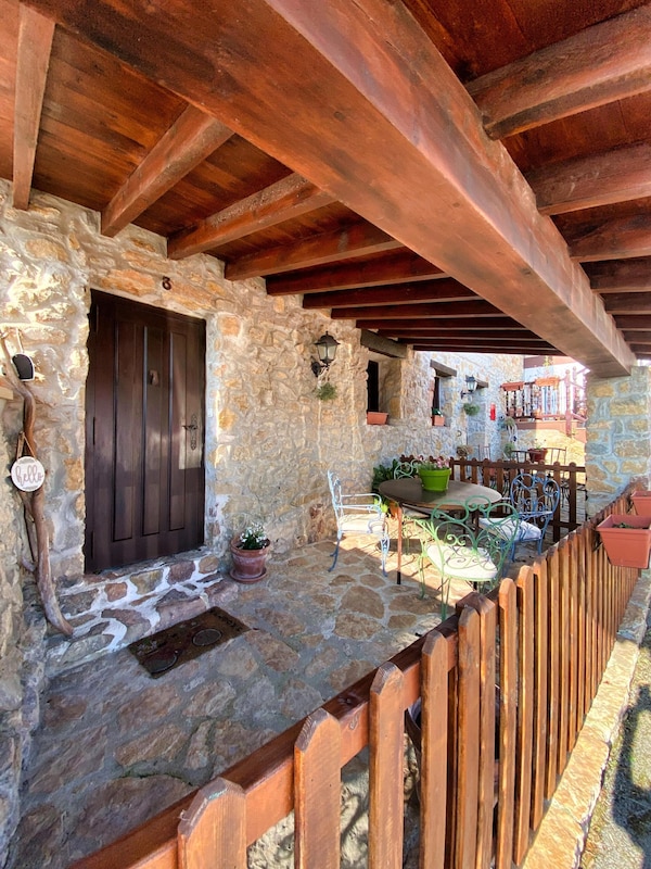 Apartamento De 2 Dormitorios En El Casco Histórico De Isla, Cerca De La Playa - Isla