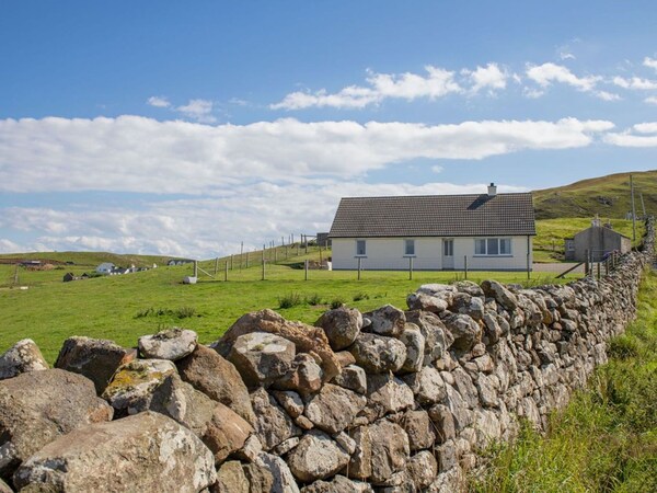 Stunning Private Villa For 5 Guests With Tv And Parking - Uig