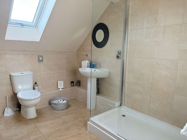 Dog-friendly Stone Cottage With Hot Tub For Eight People - Derbyshire