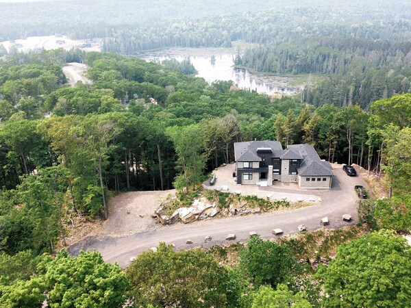 Modern Muskoka Cottage With Lake Views - Ontario 60