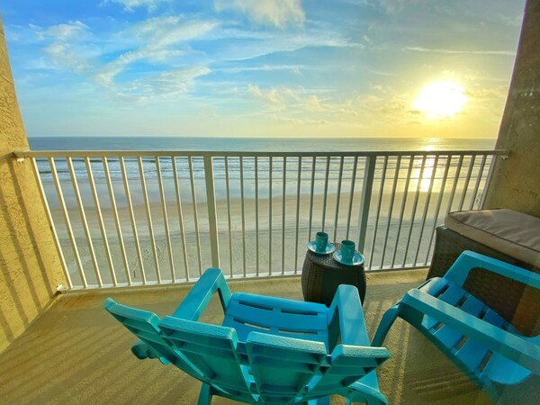 New Gorgeous Ocean Front King Bed In Daytona! - Ponce Inlet, FL