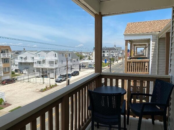 Renovated Beach Block 3 Bedroom 2 Full Bathroom Condo With Beach Views - Belleplain State Forest, Woodbine