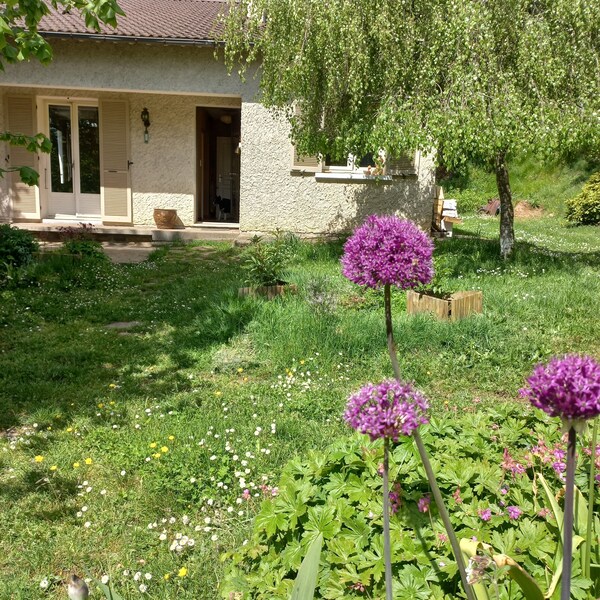 Maison  à La Campagne ,Proximité Immediate De La Ville Desaint-flour. - Saint-Flour