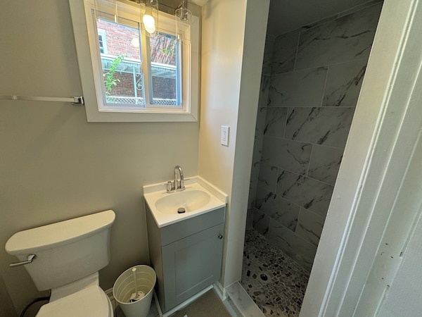 Great Cozy Entire House In Dc With Easy Parking - Washington, DC