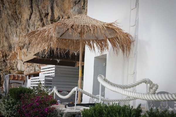 Sun Suite And Moon Suite, Praiano. Directly By The Sea In Front Of Capri - 아말피