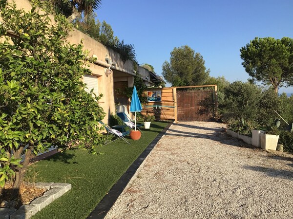 Appartement De 75 M2 En Contre-bas De Notre Villa, Animaux Non Acceptã©s.\npiscine - Six-Fours-les-Plages