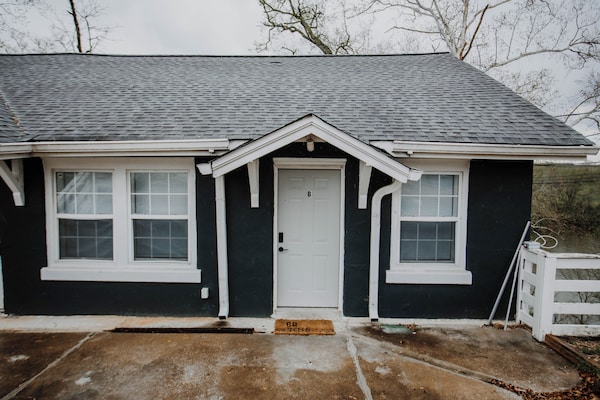 Riverside Retreat At Apt B - Columbia, TN