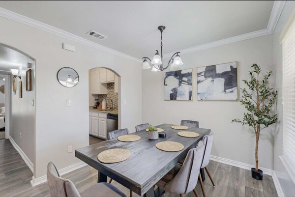 Cozy Flat Steps Away From Att Stadium - Arlington, TX