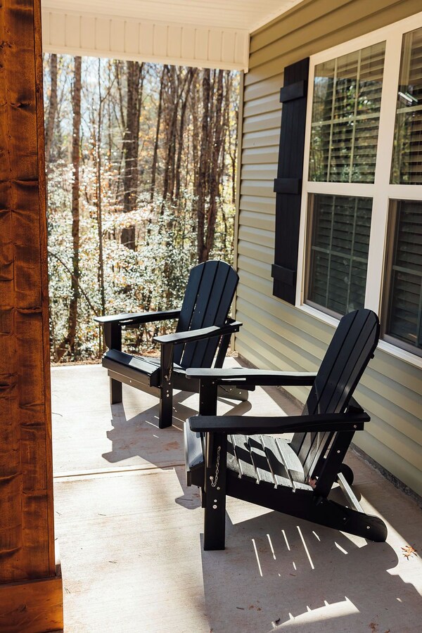 New 3-bedroom / 2 Bathroom House Perfect For Weddings, Wine, And The Outdoor - Dahlonega, GA