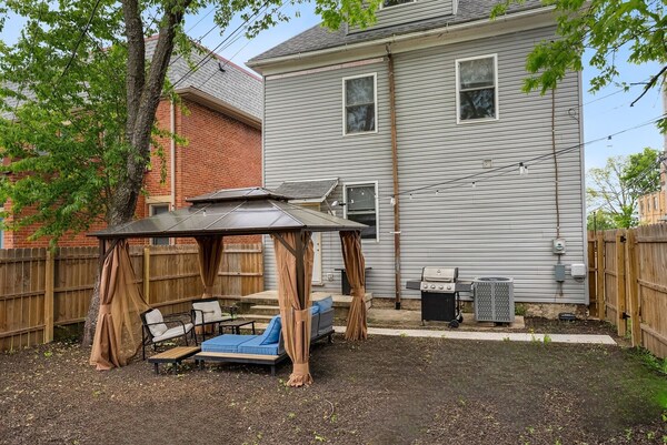 Cozy Columbus Escape Near Osu And Downtown  Sleeps 12 - Great For Game Days! - Columbus, OH