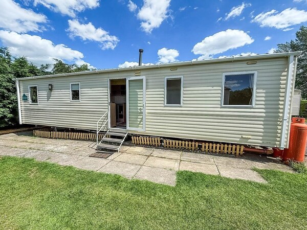 Superb Caravan With Free Wifi At Southview Park Ref 33033e - Skegness